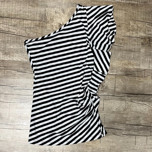a'gaci | Dresses | Agaci Womens Striped Tunic Top Size Large Blackwhite One Shoulder Ruffle ...